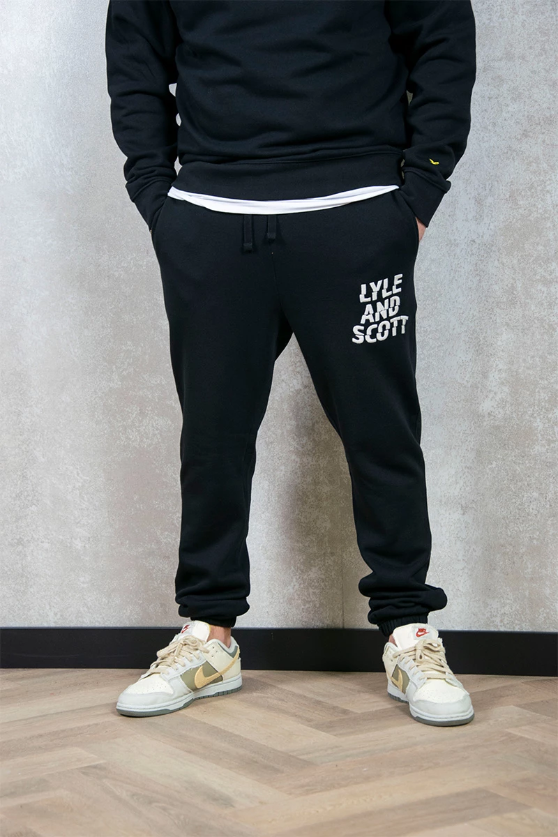 Lyle & Scott Ripple Logo Jogger Zwart Z865